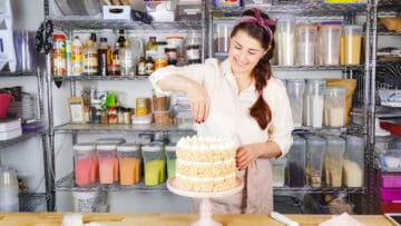 How to "Fold" in Baking: a "Folding" Tutorial *VIDEO* - MINT + MALLOW ...