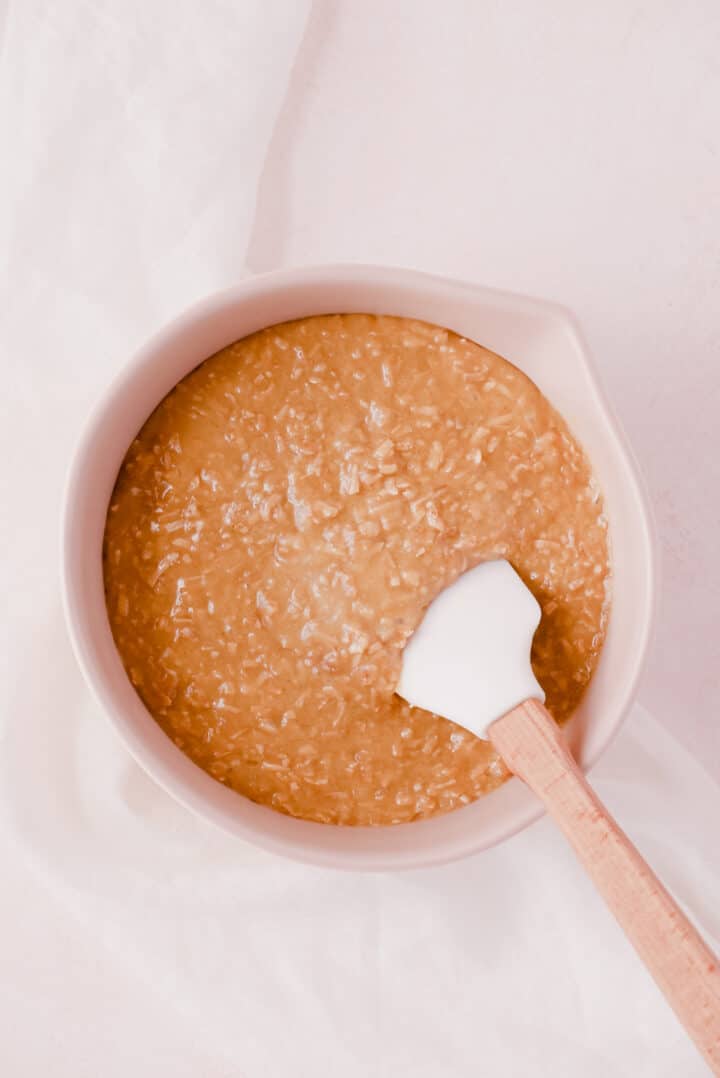 Coconut Butterscotch Blondies - MINT + MALLOW