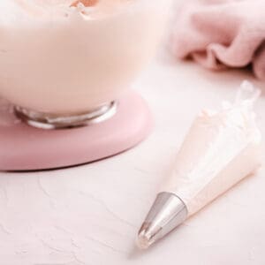 How to "Fold" in Baking: a "Folding" Tutorial *VIDEO* - MINT + MALLOW ...