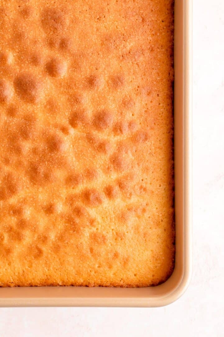 The BEST Easy Vanilla Sheet Cake (in a 9x13 pan!) - MINT + MALLOW