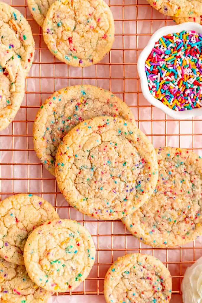 Funfetti Cookies (easy, one-bowl confetti recipe!) - MINT+MALLOW