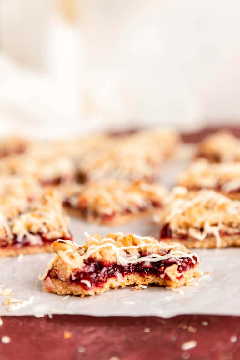 Easy Raspberry Oatmeal Bars - Mint + Mallow